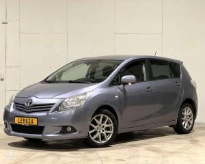 Pelēks Toyota Verso 2009 Klaipėda, ar dzinēja tilpumu 2.23 L un nobraukumu 262 tūkst. km par 4299 €, foto  vietnē AUTOMOTO.COM.LV
