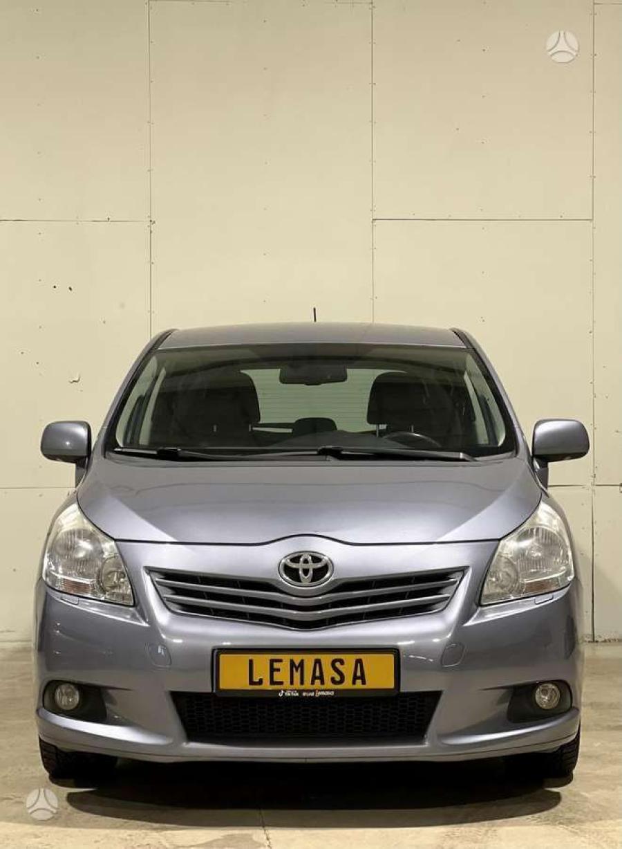 Pelēks Toyota Verso 2009 Klaipėda, ar dzinēja tilpumu 2.23 L un nobraukumu 262 tūkst. km par 4299 €, foto 20 vietnē AUTOMOTO.COM.LV