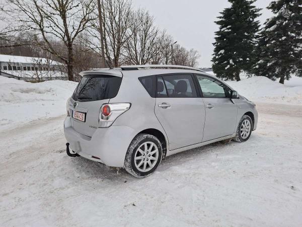Pelēks Toyota Verso 2009 Plungė, ar dzinēja tilpumu 2.00 L un nobraukumu 310 tūkst. km par 3950 €, foto 5 vietnē AUTOMOTO.COM.LV