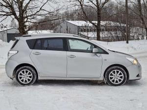 Pelēks Toyota Verso 2009 Plungė, ar dzinēja tilpumu 2.00 L un nobraukumu 310 tūkst. km par 3950 €, foto 6 vietnē AUTOMOTO.COM.LV