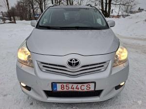 Pelēks Toyota Verso 2009 Plungė, ar dzinēja tilpumu 2.00 L un nobraukumu 310 tūkst. km par 3950 €, foto 8 vietnē AUTOMOTO.COM.LV