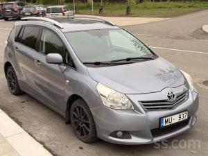 Grey Toyota Verso 2009 in Riga, with an engine capacity of 2.20 L and mileage of 281 thousand km for 2400 €, photo  on AUTOMOTO.COM.LV