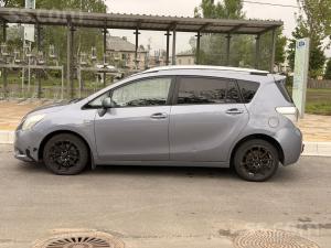 Grey Toyota Verso 2009 in Riga, with an engine capacity of 2.20 L and mileage of 281 thousand km for 2400 €, photo 6 on AUTOMOTO.COM.LV