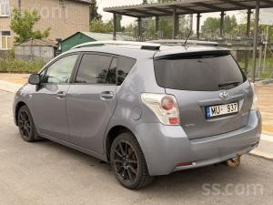 Grey Toyota Verso 2009 in Riga, with an engine capacity of 2.20 L and mileage of 281 thousand km for 2400 €, photo 7 on AUTOMOTO.COM.LV