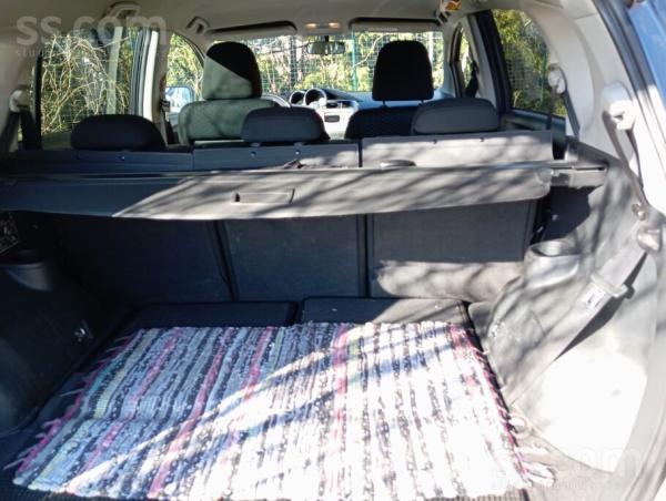 Pelēks Toyota Verso 2009 Jūrmala, ar dzinēja tilpumu 2.00 L un nobraukumu 268 tūkst. km par 3600 €, foto 8 vietnē AUTOMOTO.COM.LV