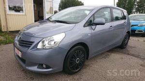 Pelēks Toyota Verso 2009 Rīga, ar dzinēja tilpumu 2.00 L un nobraukumu 218 tūkst. km par 4950 €, foto  vietnē AUTOMOTO.COM.LV