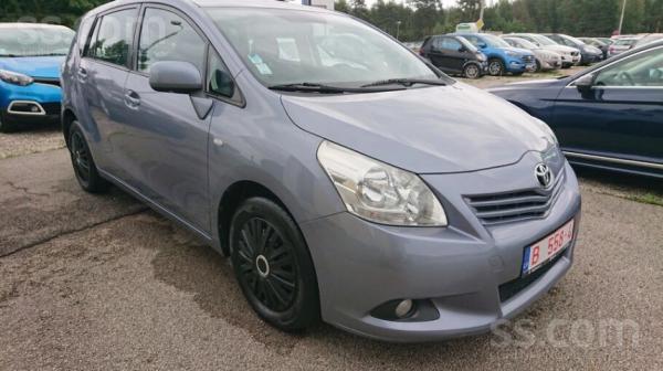 Pelēks Toyota Verso 2009 Rīga, ar dzinēja tilpumu 2.00 L un nobraukumu 218 tūkst. km par 4950 €, foto 3 vietnē AUTOMOTO.COM.LV