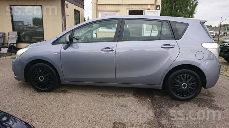 Pelēks Toyota Verso 2009 Rīga, ar dzinēja tilpumu 2.00 L un nobraukumu 218 tūkst. km par 4950 €, foto 9 vietnē AUTOMOTO.COM.LV