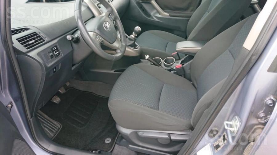 Pelēks Toyota Verso 2009 Rīga, ar dzinēja tilpumu 2.00 L un nobraukumu 218 tūkst. km par 4950 €, foto 15 vietnē AUTOMOTO.COM.LV