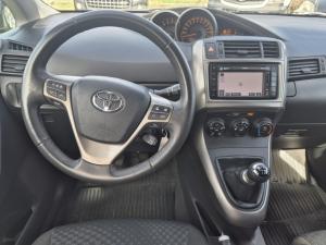 Pelēks Toyota Verso 2009 Rīga, ar dzinēja tilpumu 2.00 L un nobraukumu 198 tūkst. km par 4900 €, foto 6 vietnē AUTOMOTO.COM.LV