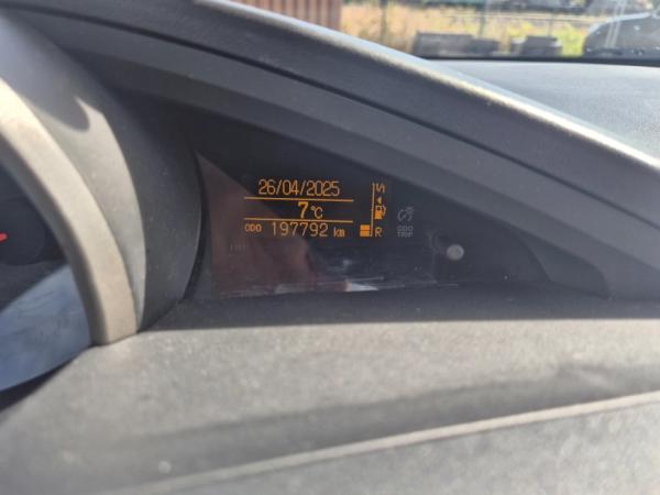 Pelēks Toyota Verso 2009 Rīga, ar dzinēja tilpumu 2.00 L un nobraukumu 198 tūkst. km par 4900 €, foto 8 vietnē AUTOMOTO.COM.LV