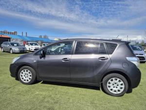 Pelēks Toyota Verso 2009 Rīga, ar dzinēja tilpumu 2.00 L un nobraukumu 198 tūkst. km par 4900 €, foto 11 vietnē AUTOMOTO.COM.LV