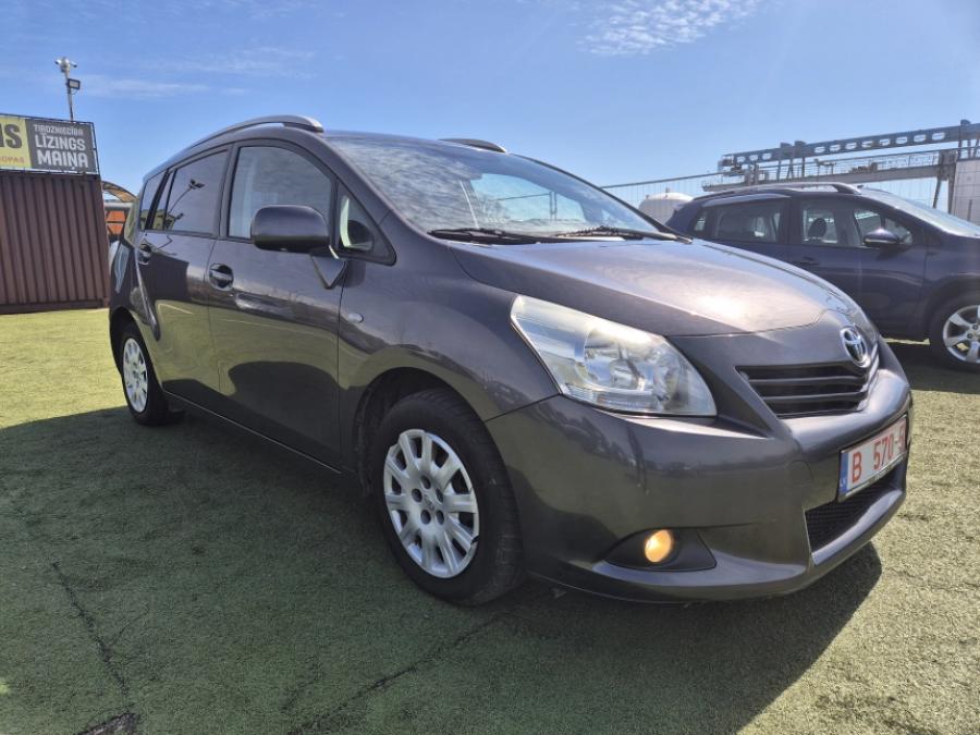Pelēks Toyota Verso 2009 Rīga, ar dzinēja tilpumu 2.00 L un nobraukumu 198 tūkst. km par 4900 €, foto 16 vietnē AUTOMOTO.COM.LV