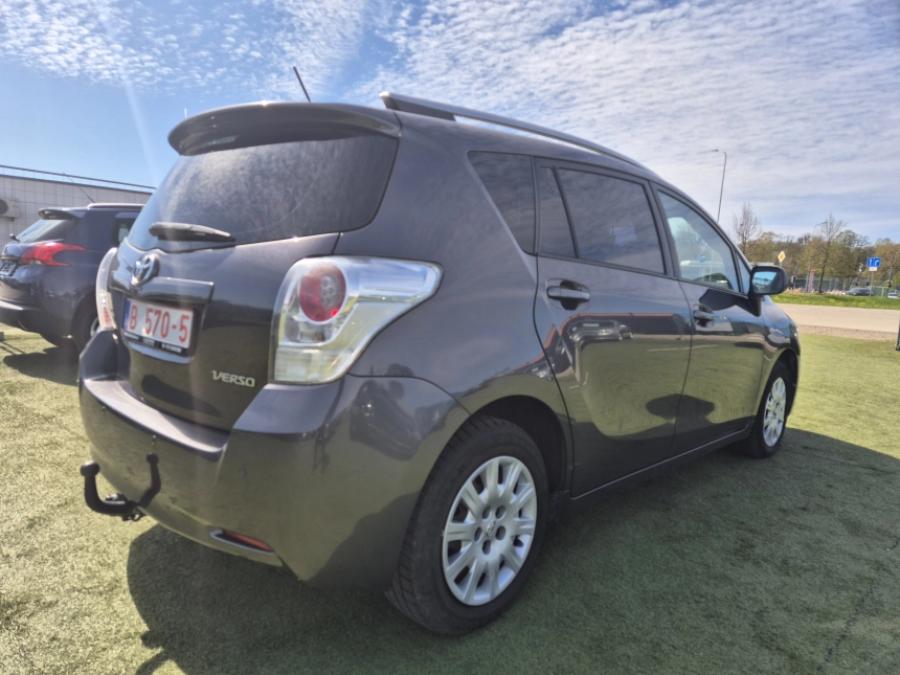 Pelēks Toyota Verso 2009 Rīga, ar dzinēja tilpumu 2.00 L un nobraukumu 198 tūkst. km par 4900 €, foto 18 vietnē AUTOMOTO.COM.LV