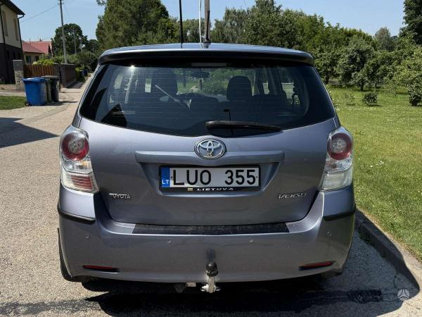 Pelēks Toyota Verso 2009 Alīta, ar dzinēja tilpumu 2.00 L un nobraukumu 324 tūkst. km par 3750 €, foto 7 vietnē AUTOMOTO.COM.LV