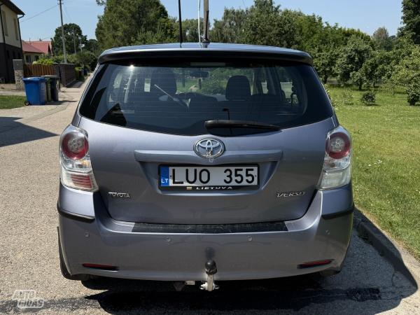 Grey Toyota Verso 2009 in Alytus, with an engine capacity of 2.00 L and mileage of 324 thousand km for 3750 €, photo 7 on AUTOMOTO.COM.LV