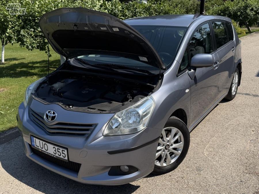Pelēks Toyota Verso 2009 Alīta, ar dzinēja tilpumu 2.00 L un nobraukumu 324 tūkst. km par 3750 €, foto 11 vietnē AUTOMOTO.COM.LV