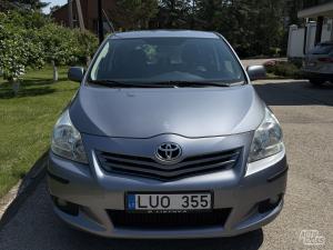 Pelēks Toyota Verso 2009 Alīta, ar dzinēja tilpumu 2.00 L un nobraukumu 324 tūkst. km par 3750 €, foto 12 vietnē AUTOMOTO.COM.LV