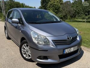 Pelēks Toyota Verso 2009 Alīta, ar dzinēja tilpumu 2.00 L un nobraukumu 324 tūkst. km par 3750 €, foto 13 vietnē AUTOMOTO.COM.LV