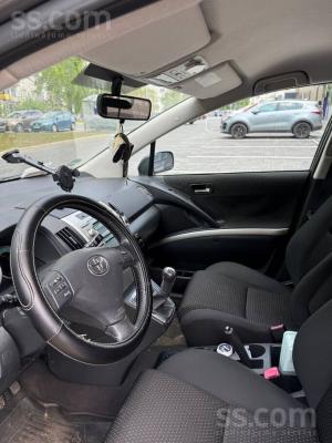 Grey Toyota Verso 2009 in Riga, with an engine capacity of 2.20 L and mileage of 220 thousand km for 5000 €, photo 7 on AUTOMOTO.COM.LV
