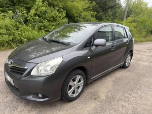 Grey Toyota Verso 2009 in Vilnius, with an engine capacity of 2.00 L and mileage of 263 thousand km for 2700 €, photo  on AUTOMOTO.COM.LV