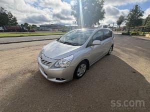 Grey Toyota Verso 2009 in Cesis, with an engine capacity of 2.00 L and mileage of 450 thousand km for 2600 €, photo 5 on AUTOMOTO.COM.LV