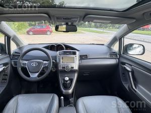 Grey Toyota Verso 2009 in Cesis, with an engine capacity of 2.00 L and mileage of 450 thousand km for 2600 €, photo 7 on AUTOMOTO.COM.LV