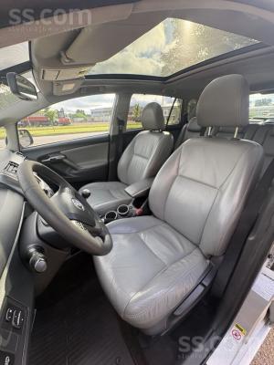 Grey Toyota Verso 2009 in Cesis, with an engine capacity of 2.00 L and mileage of 450 thousand km for 2600 €, photo 11 on AUTOMOTO.COM.LV