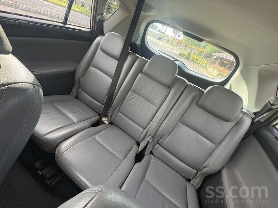 Grey Toyota Verso 2009 in Cesis, with an engine capacity of 2.00 L and mileage of 450 thousand km for 2600 €, photo 15 on AUTOMOTO.COM.LV