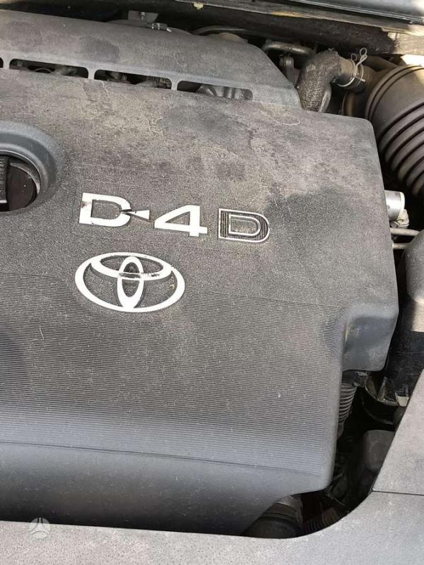 Grey Toyota Verso 2009 in Sirvintos, with an engine capacity of 2.00 L and mileage of 293 thousand km for 2900 €, photo 9 on AUTOMOTO.COM.LV