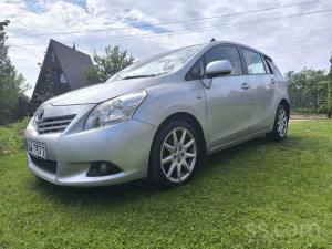 Pelēks Toyota Verso 2009 Daugavpils, ar dzinēja tilpumu 2.00 L un nobraukumu 279 tūkst. km par 3350 €, foto 4 vietnē AUTOMOTO.COM.LV