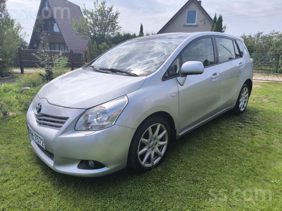 Pelēks Toyota Verso 2009 Daugavpils, ar dzinēja tilpumu 2.00 L un nobraukumu 279 tūkst. km par 3350 €, foto 5 vietnē AUTOMOTO.COM.LV
