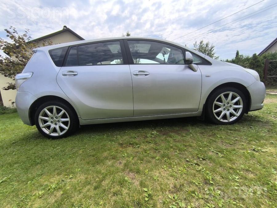 Pelēks Toyota Verso 2009 Daugavpils, ar dzinēja tilpumu 2.00 L un nobraukumu 279 tūkst. km par 3350 €, foto 12 vietnē AUTOMOTO.COM.LV