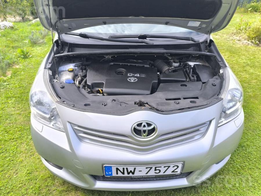 Pelēks Toyota Verso 2009 Daugavpils, ar dzinēja tilpumu 2.00 L un nobraukumu 279 tūkst. km par 3350 €, foto 16 vietnē AUTOMOTO.COM.LV