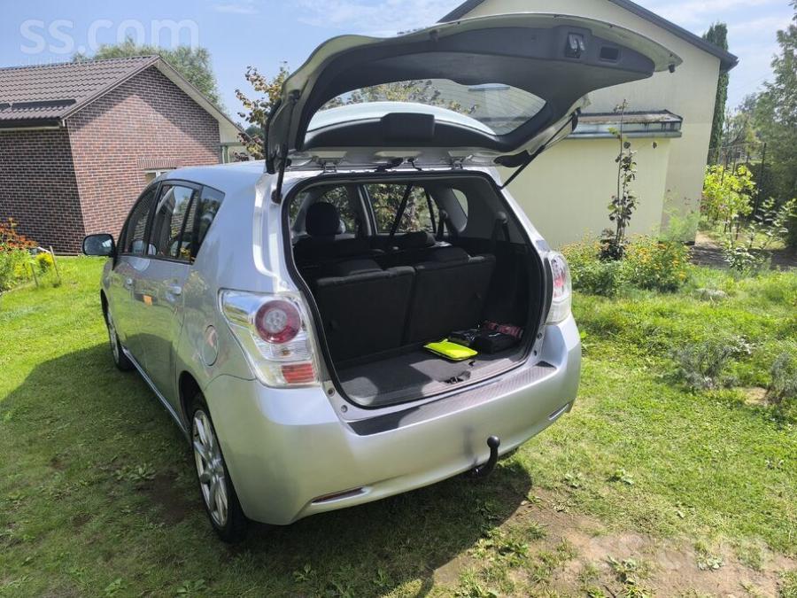 Pelēks Toyota Verso 2009 Daugavpils, ar dzinēja tilpumu 2.00 L un nobraukumu 279 tūkst. km par 3350 €, foto 18 vietnē AUTOMOTO.COM.LV