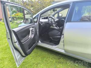 Pelēks Toyota Verso 2009 Daugavpils, ar dzinēja tilpumu 2.00 L un nobraukumu 279 tūkst. km par 3350 €, foto 20 vietnē AUTOMOTO.COM.LV