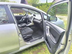 Pelēks Toyota Verso 2009 Daugavpils, ar dzinēja tilpumu 2.00 L un nobraukumu 279 tūkst. km par 3350 €, foto 22 vietnē AUTOMOTO.COM.LV