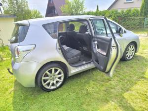 Pelēks Toyota Verso 2009 Daugavpils, ar dzinēja tilpumu 2.00 L un nobraukumu 279 tūkst. km par 3350 €, foto 23 vietnē AUTOMOTO.COM.LV