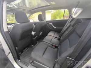 Pelēks Toyota Verso 2009 Daugavpils, ar dzinēja tilpumu 2.00 L un nobraukumu 279 tūkst. km par 3350 €, foto 26 vietnē AUTOMOTO.COM.LV
