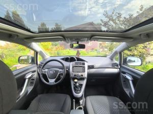 Pelēks Toyota Verso 2009 Daugavpils, ar dzinēja tilpumu 2.00 L un nobraukumu 279 tūkst. km par 3350 €, foto 30 vietnē AUTOMOTO.COM.LV