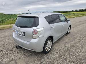 Grey Toyota Verso 2009 in Siauliai, with an engine capacity of 2.00 L and mileage of 345 thousand km for 2550 €, photo 3 on AUTOMOTO.COM.LV