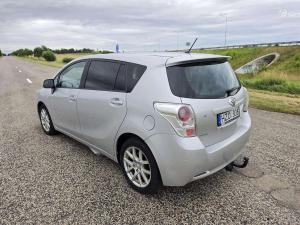 Grey Toyota Verso 2009 in Siauliai, with an engine capacity of 2.00 L and mileage of 345 thousand km for 2550 €, photo 5 on AUTOMOTO.COM.LV