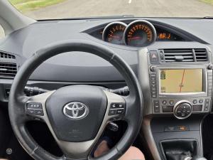 Grey Toyota Verso 2009 in Siauliai, with an engine capacity of 2.00 L and mileage of 345 thousand km for 2550 €, photo 8 on AUTOMOTO.COM.LV