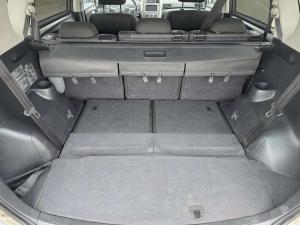 Grey Toyota Verso 2009 in Siauliai, with an engine capacity of 2.00 L and mileage of 345 thousand km for 2550 €, photo 9 on AUTOMOTO.COM.LV