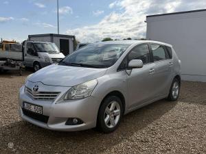 Grey Toyota Verso 2009 in Siauliai, with an engine capacity of 2.00 L and mileage of 253 thousand km for 1500 €, photo  on AUTOMOTO.COM.LV
