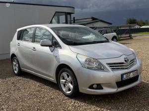Grey Toyota Verso 2009 in Siauliai, with an engine capacity of 2.00 L and mileage of 253 thousand km for 1500 €, photo 4 on AUTOMOTO.COM.LV