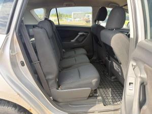 Grey Toyota Verso 2009 in Siauliai, with an engine capacity of 2.00 L and mileage of 253 thousand km for 1500 €, photo 13 on AUTOMOTO.COM.LV