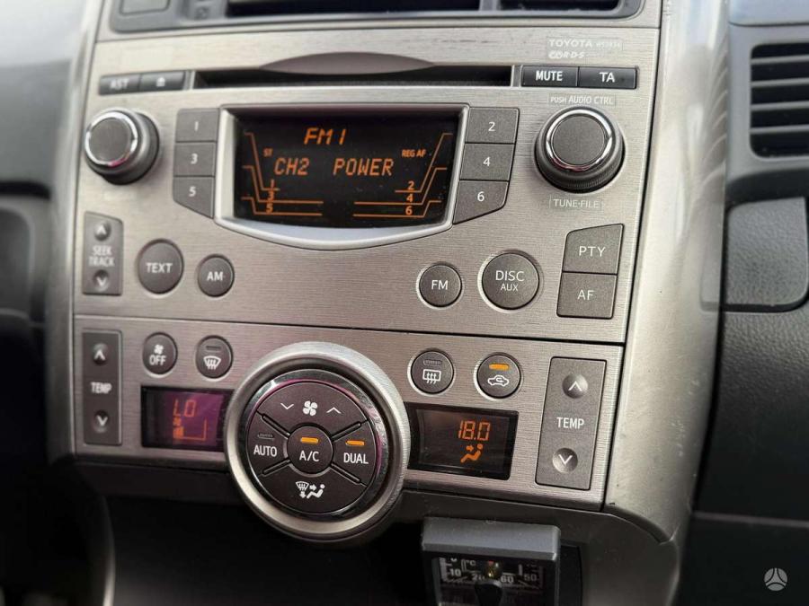 Grey Toyota Verso 2009 in Siauliai, with an engine capacity of 2.00 L and mileage of 253 thousand km for 1500 €, photo 20 on AUTOMOTO.COM.LV