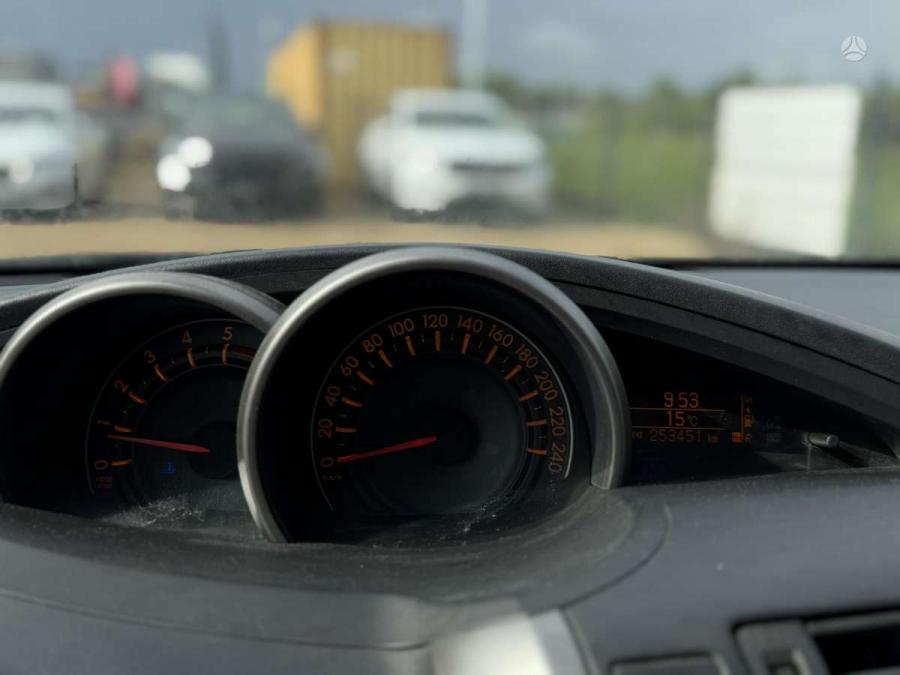 Grey Toyota Verso 2009 in Siauliai, with an engine capacity of 2.00 L and mileage of 253 thousand km for 1500 €, photo 21 on AUTOMOTO.COM.LV