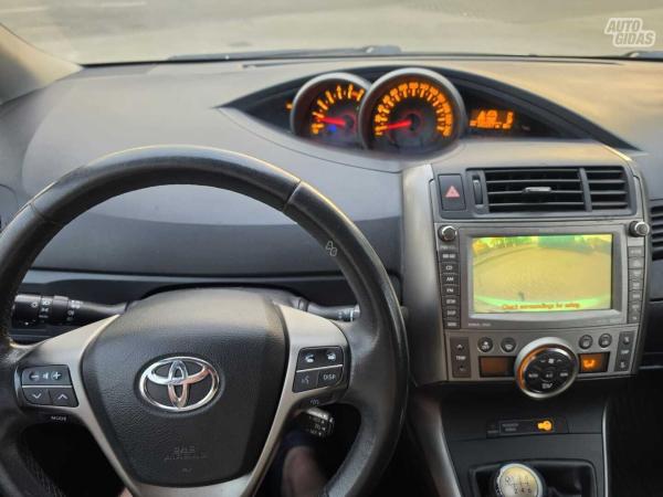 Тойота Версо 2009 в Шяуляй на AUTOMOTO.COM.LV Серый Тойота Версо 2009 в Шяуляй, объемом двигателя 2.00 л и пробегом 346 тыс. км за 1750 €, фото 6 на AUTOMOTO.COM.LV